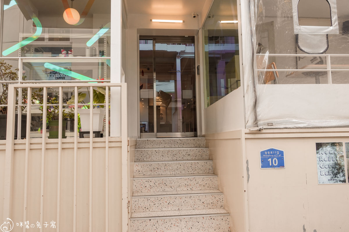 首爾美食。Mouse Rabbit Coffee 鼠兔咖啡 SJ藝聲開的咖啡廳 ELF必訪咖啡廳 還可以買咖啡廳周邊商品~~ - 咪醬の兔子窩