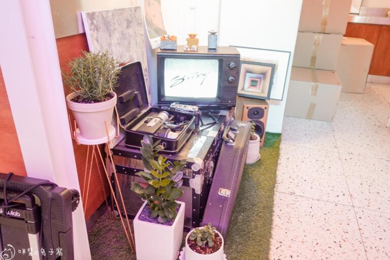 首爾美食。Mouse Rabbit Coffee 鼠兔咖啡 SJ藝聲開的咖啡廳 ELF必訪咖啡廳 還可以買咖啡廳周邊商品~~ - 咪醬の兔子窩