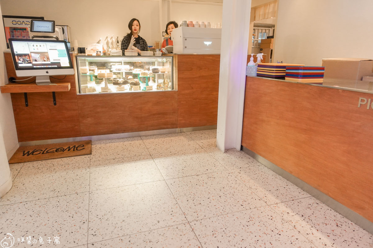 首爾美食。Mouse Rabbit Coffee 鼠兔咖啡 SJ藝聲開的咖啡廳 ELF必訪咖啡廳 還可以買咖啡廳周邊商品~~ - 咪醬の兔子窩